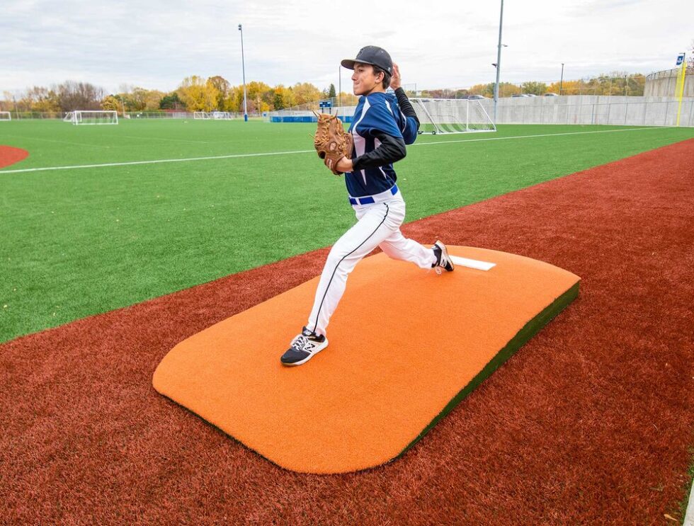 Large One-Piece Portable Pitching Mound for Baseball Training | Green ...